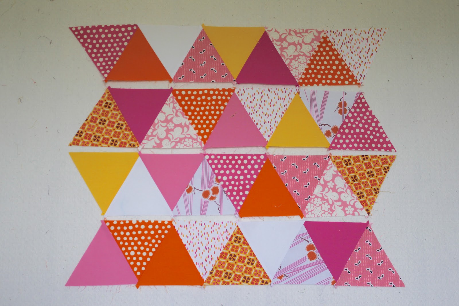 Frozen Knickers: DIY: 60 Degree Angle Triangle Quilt Tutorial