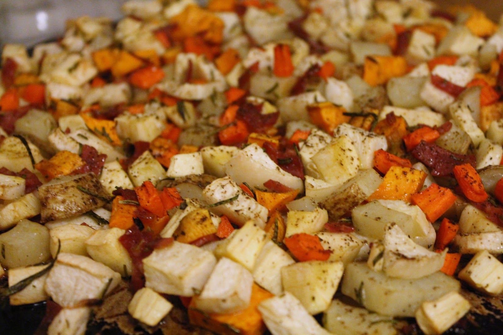 confessions of a food whore: Rosemary Roasted Winter Root Vegetables