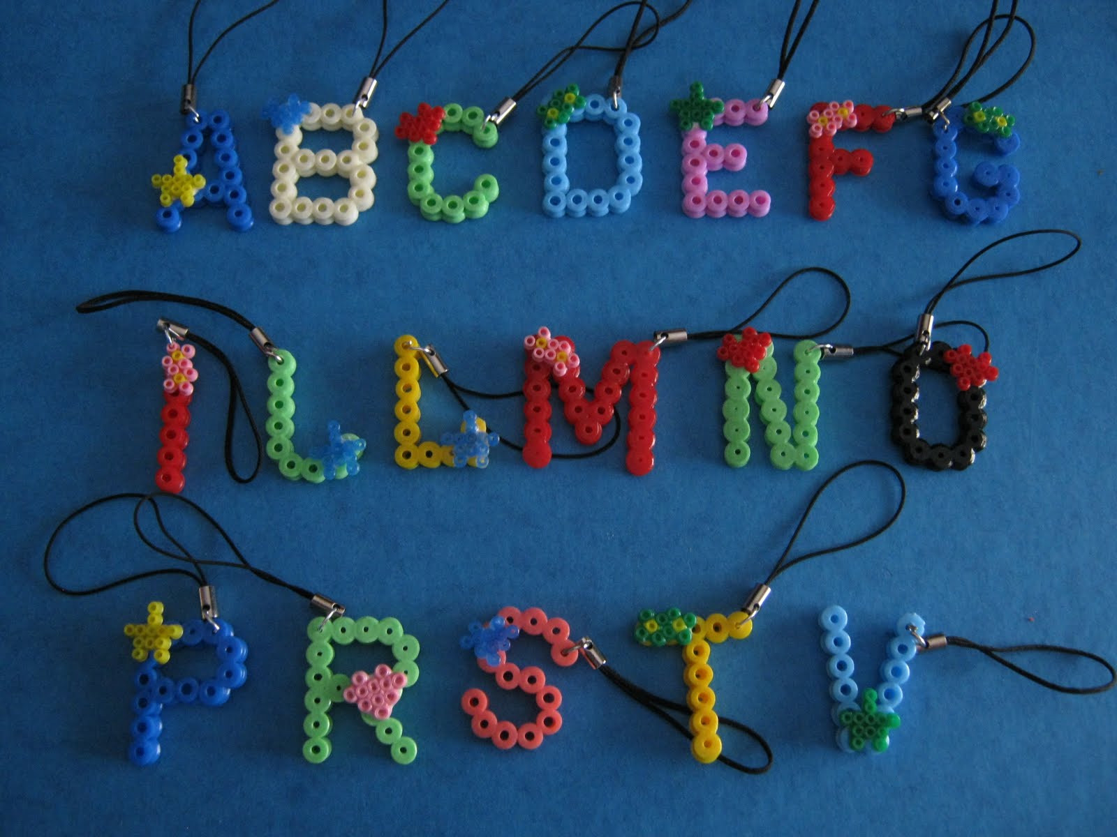 M&M Designs: Letras Hama Beads.