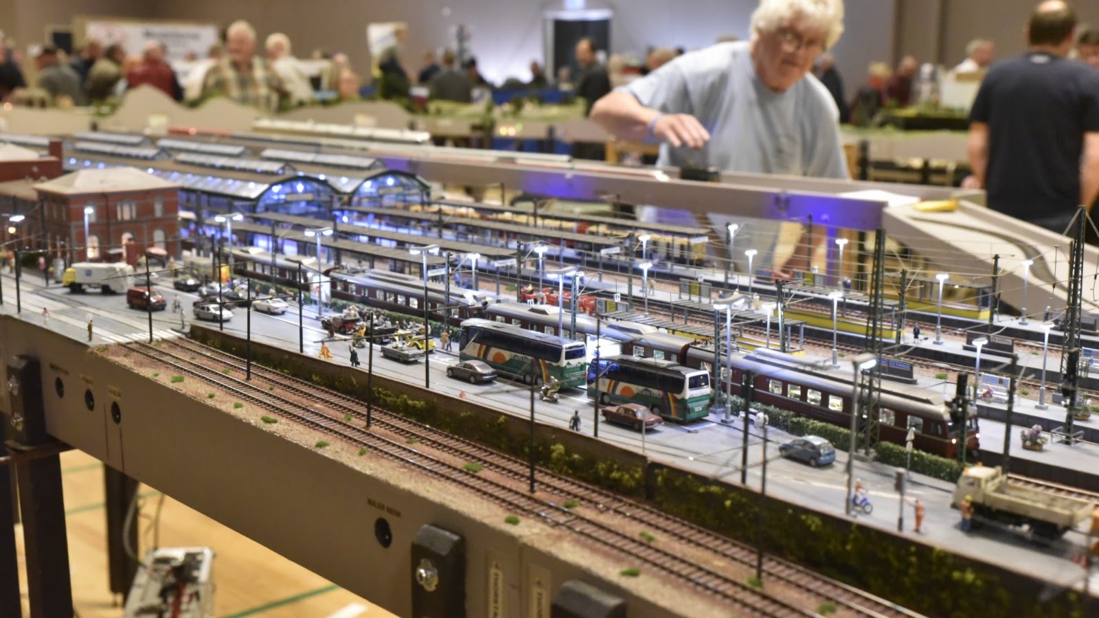 F.Ormstrups Blog.: april 2018