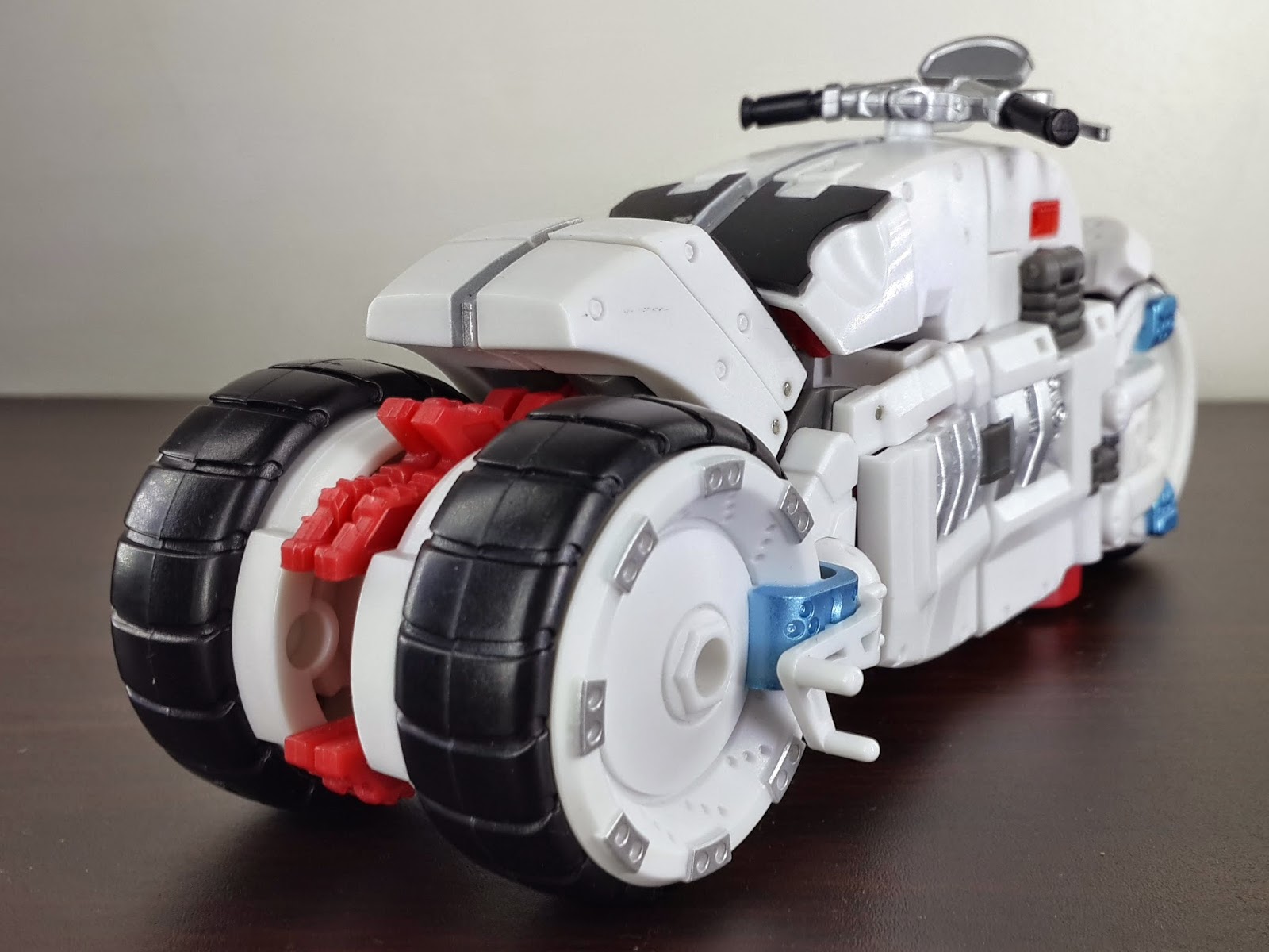 Blog Transformers.com: 1124: TFC Warning Line (Protectobot Groove)