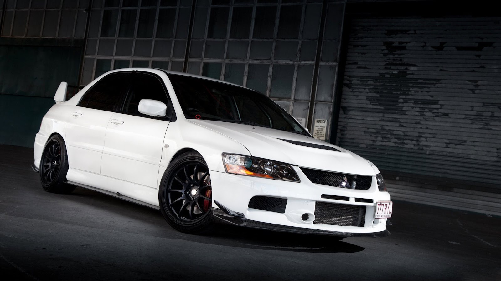 Mitsubishi Lancer White Wallpaper