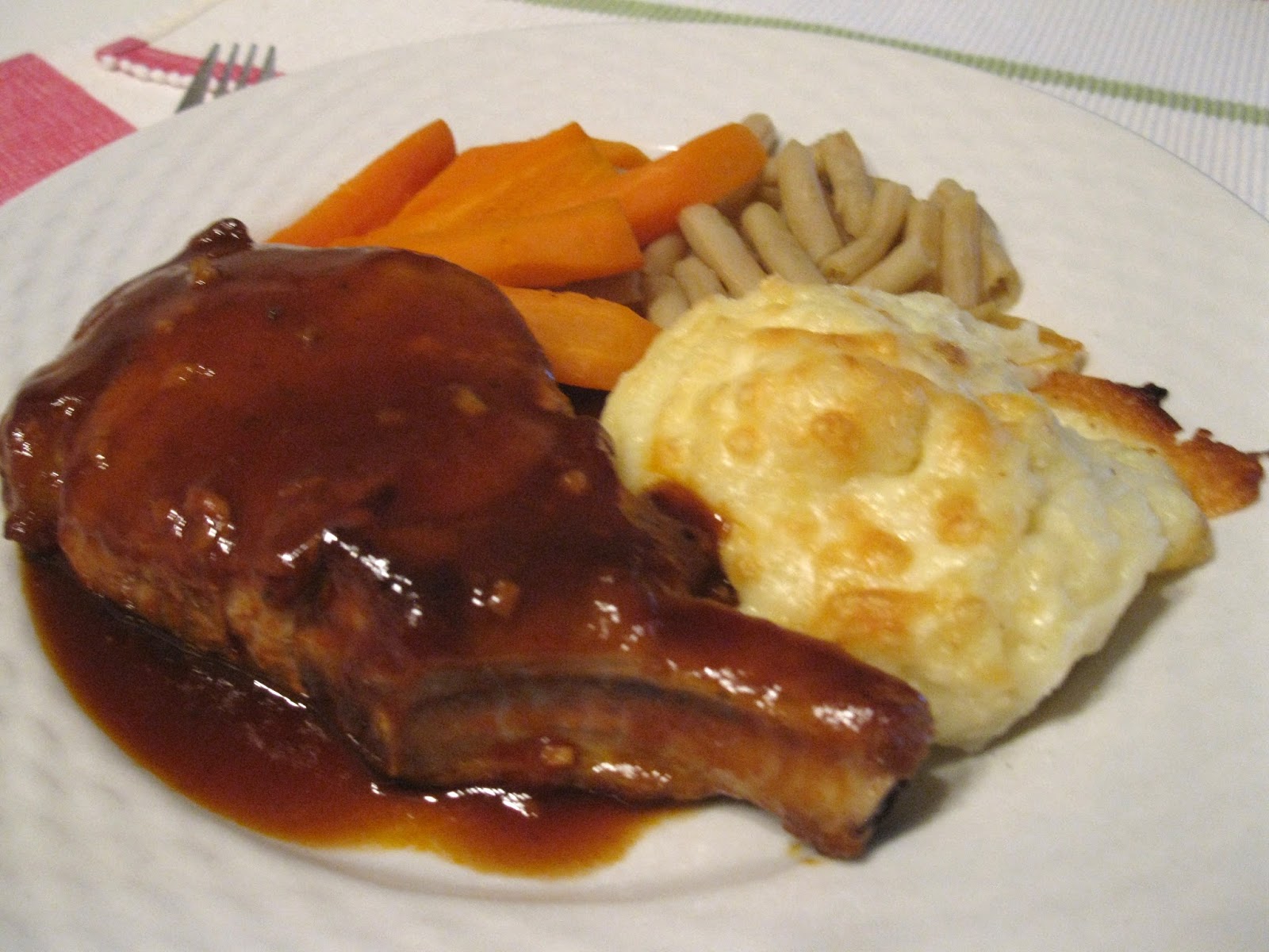 Ma cuisine...sans prétention: Côtelettes de porc à l'érable et à l'ail