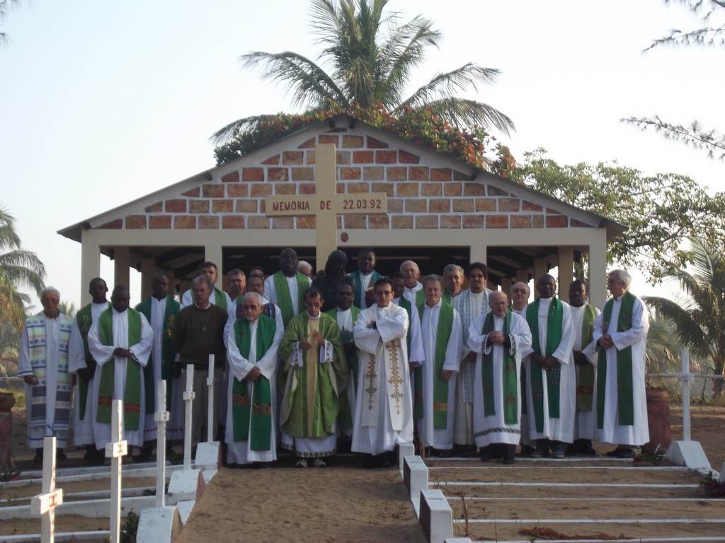 Paróquia de Sta Isabel do Guiúa - Moçambique: Celebração Eucarística no ...