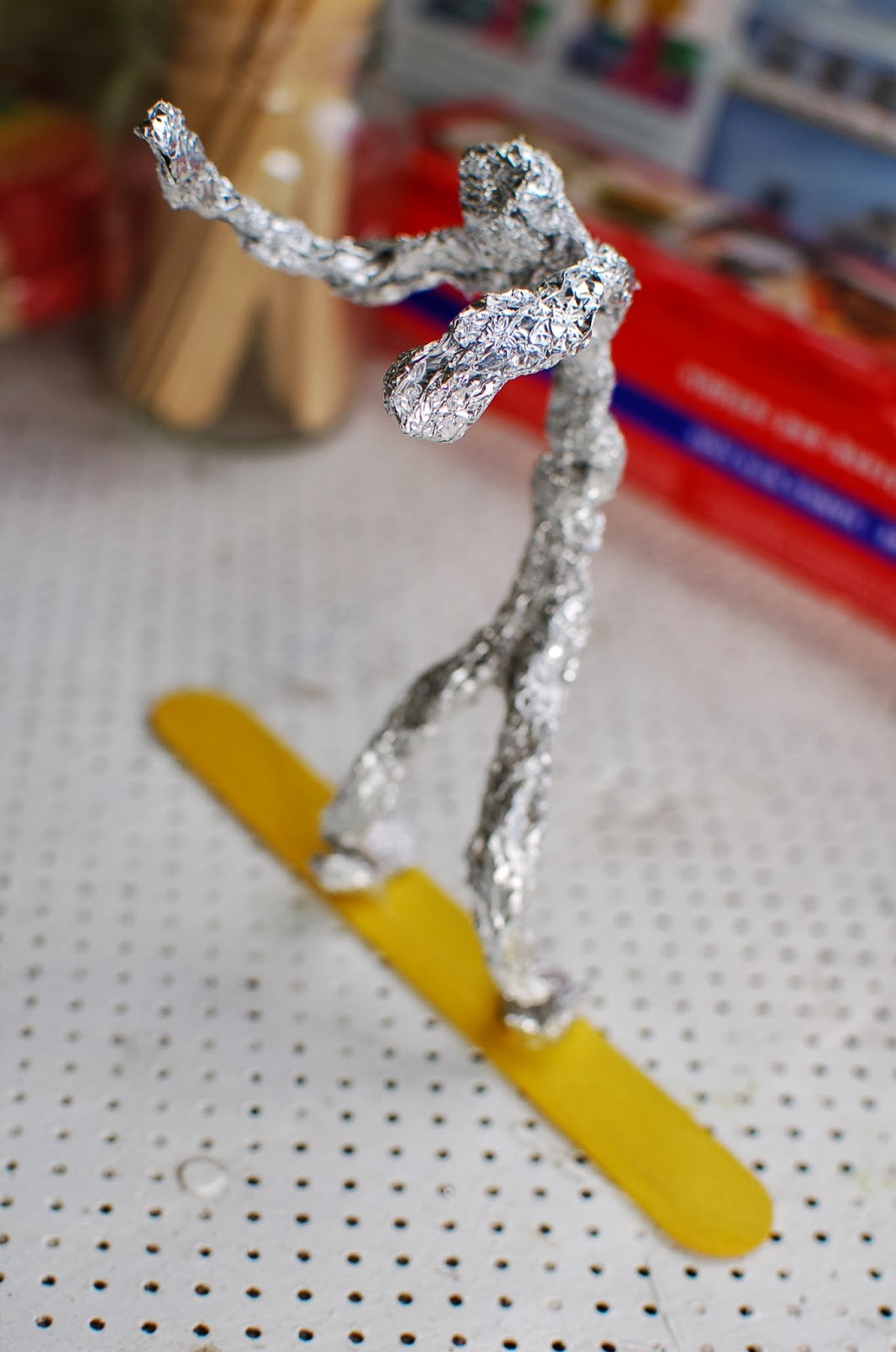 Sunnyside Art House: Winter Olympics Lesson - Part One (Tin Foil Trophies)