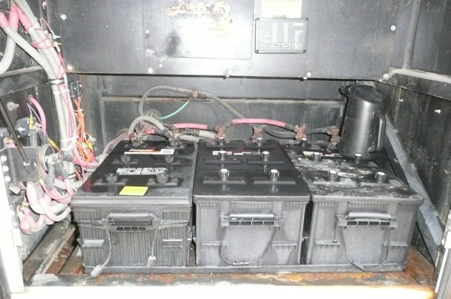 Coach Pictures - 40' 2000 COUNTRY COACH INTRIGUE