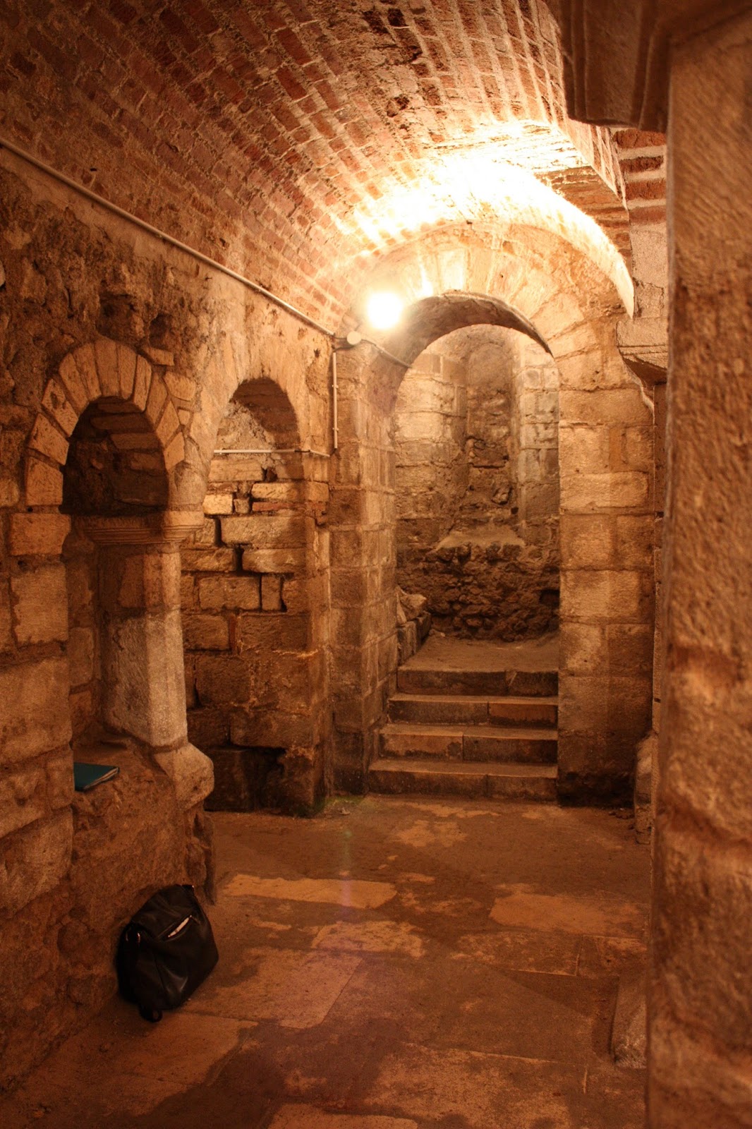 Atlas roman: Orléans - Crypte Saint-Avit (45)