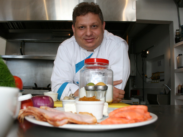 Lápiz y Sartén: El reto del chef Simon