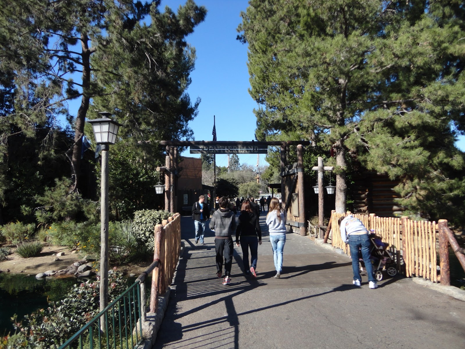 Disneyland: Frontierland Sign