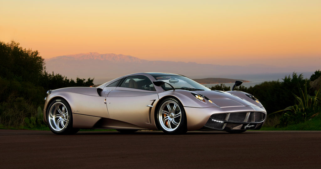 Amazing World & Fun: The Amazing Car - Pagani C9 Huayra