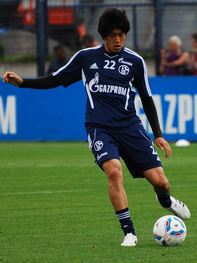 Atsuto Uchida Soccer Player Biography and Photos | Sports Club Blog