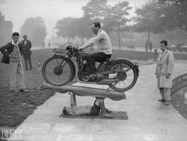 40 Amazing Vintage Photos of Insane Stunts from the Past ~ Vintage Everyday