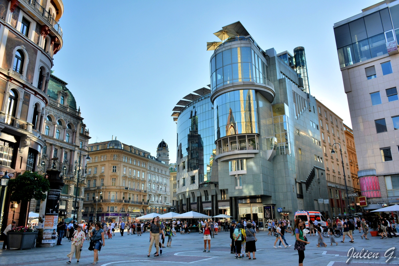 Coins du Monde: AUTRICHE - Vienne - Les rues de la capitale et le Graben