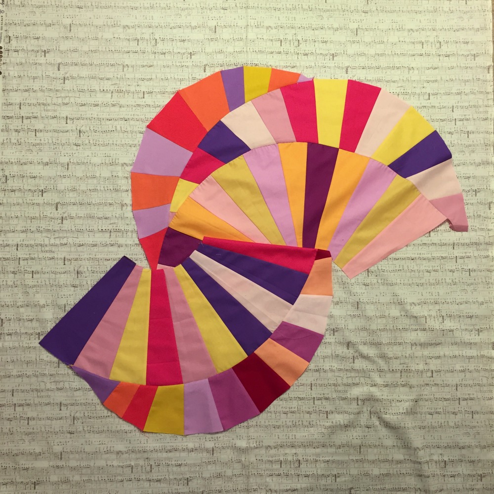 Meadow Mist Designs: Improv Curve Baby Quilt Finish