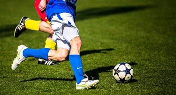 3 benefits and risks of football - Healthy living habits