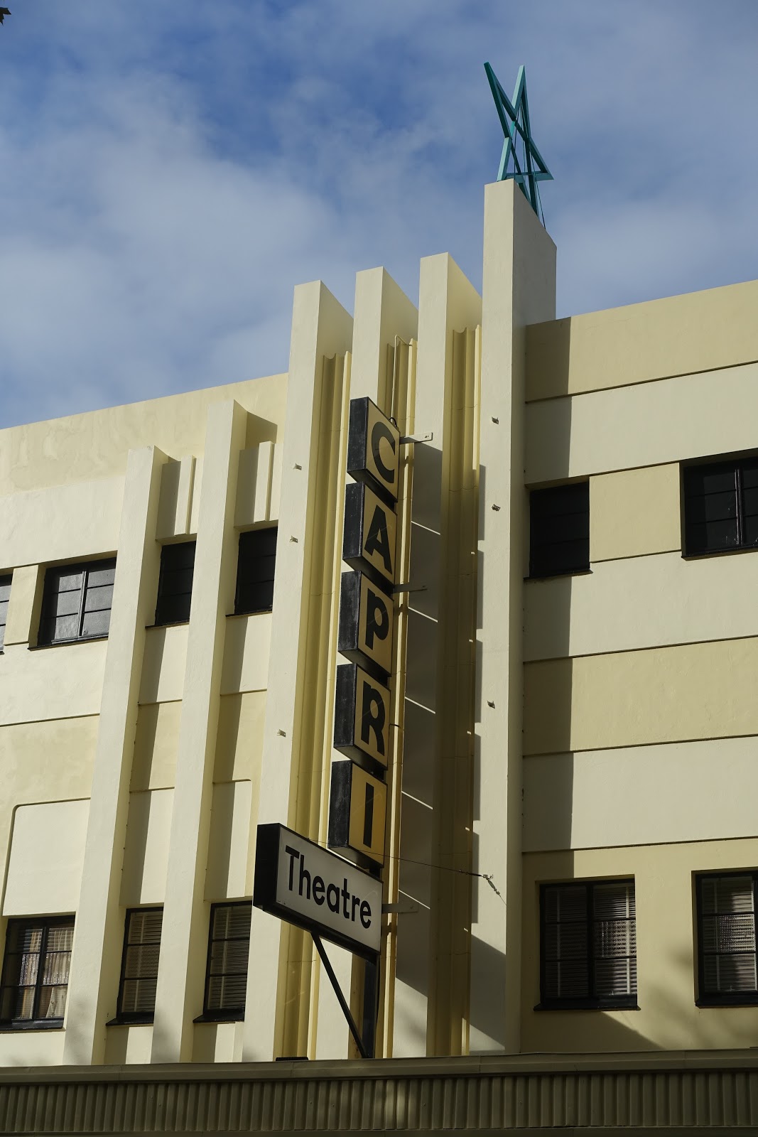 Adrian Yekkes: Picture Post 72 - Adelaide Art Deco, The Capri Theatre