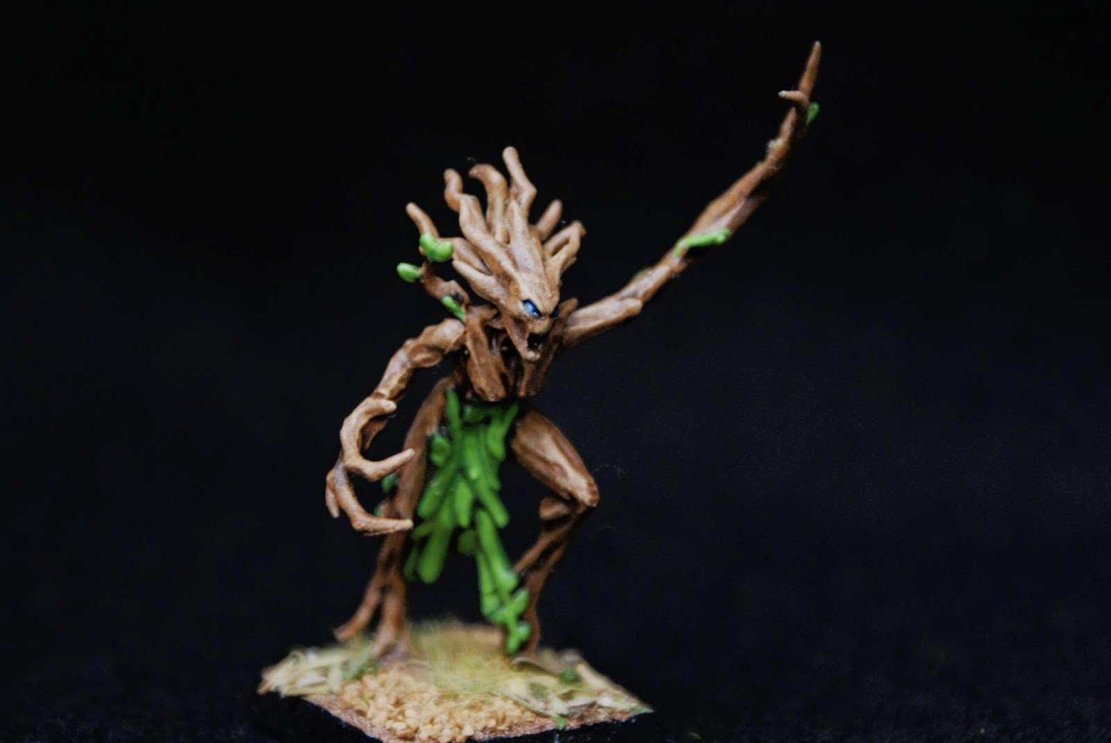 KAT SCRATCH MODELS AND MINIS: WARHAMMER DRYADS