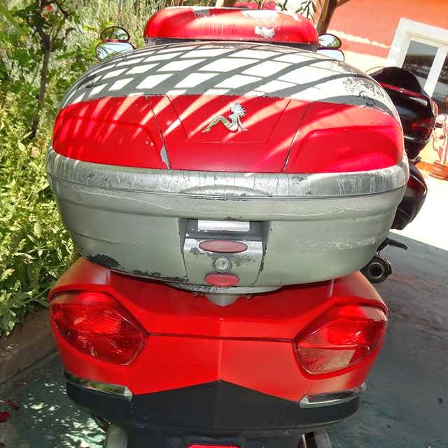 Malaguti Spidermax GT500: Malaguti Spidermax - Honey, I Shrunk the Mercedes