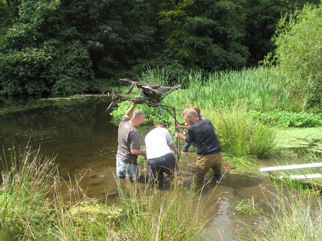 SCRAPTORS SCULPTURE GROUP: August 2011