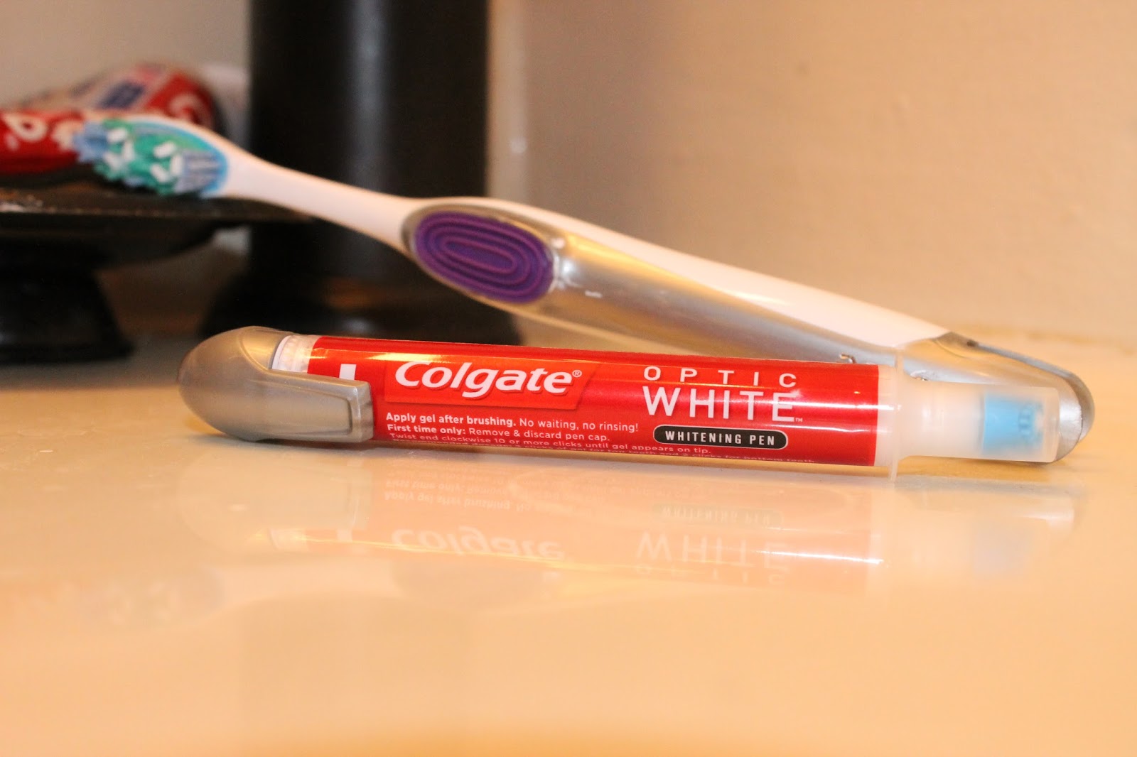 The Moy Life: Colgate Optic White Toothbrush + Whitening Pen {Review}
