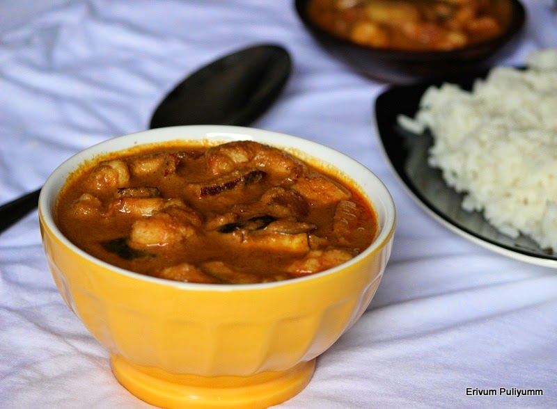 Chemmeen(Konju) Theeyal | Kerala Style Prawns(Shrimp) Curry
