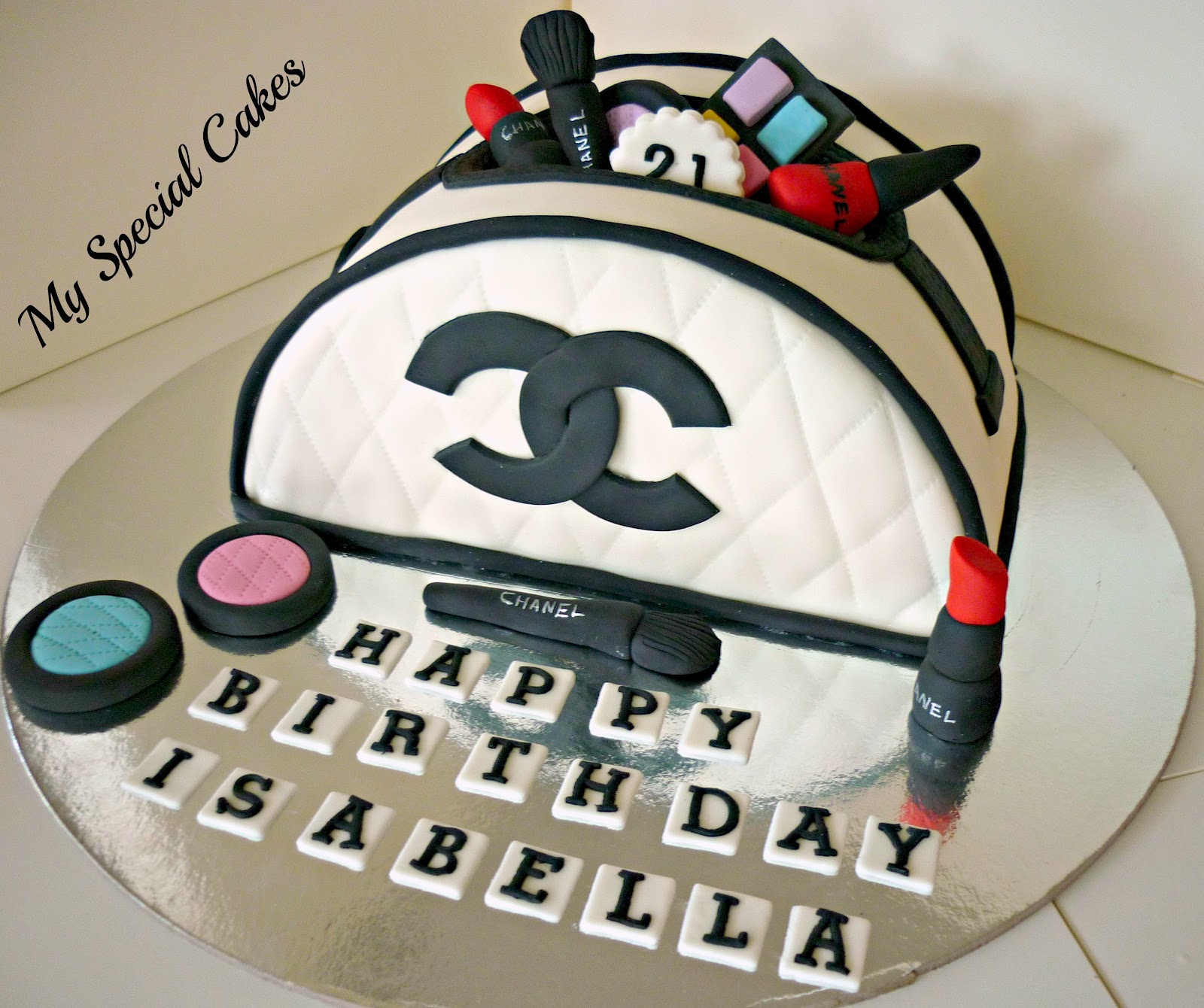 My Special Cakes: Chanel Make up Bag cake