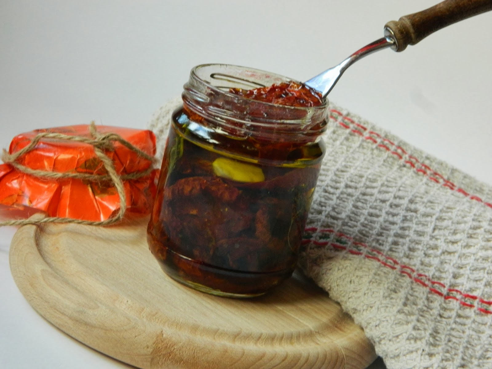 Weekend Passion: Rosii deshidratate conservate in ulei de masline