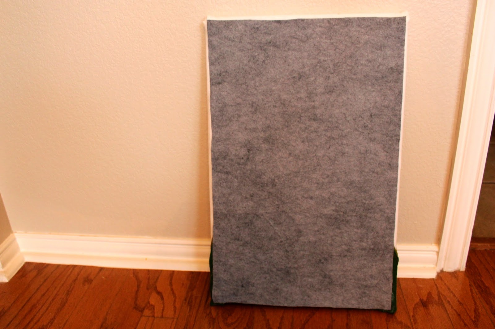 pretty as the morning: DIY Kid's Felt Board