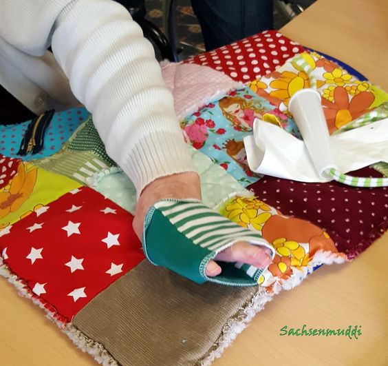 With Hook and Needle: Fiddle Quilts