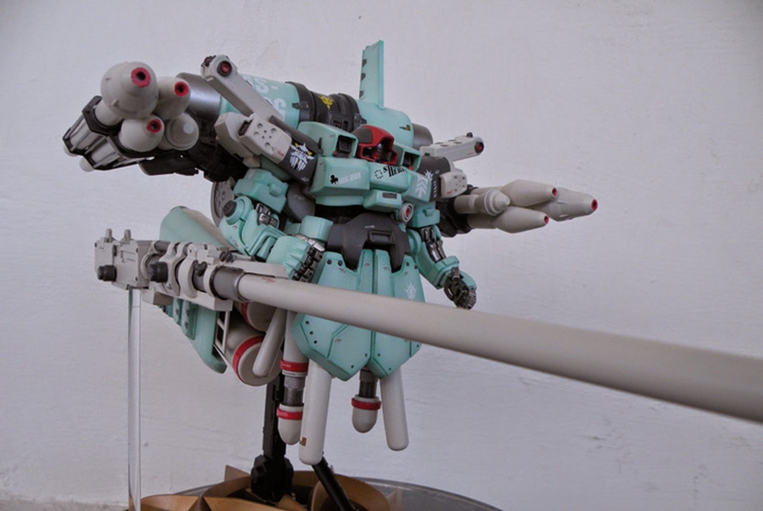 Custom Build: MG 1/100 Dom "Jupiter Ghost" - Gundam Kits Collection ...