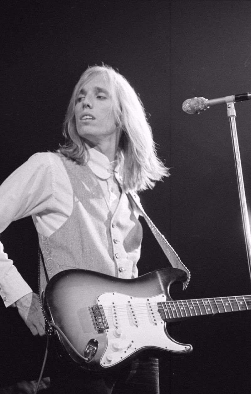 Rest In Peace Tom Petty! Here Are 20 Fascinating Photos of the Frontman ...