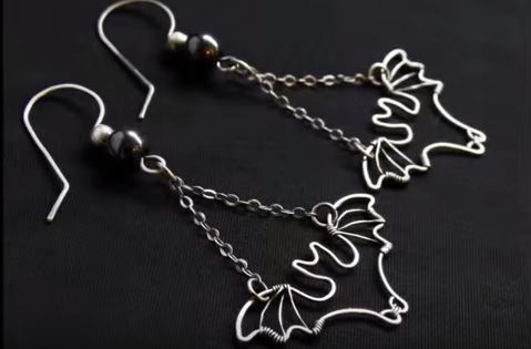Wire Wrapped Bat Earrings Tutorial for Halloween / The Beading Gem