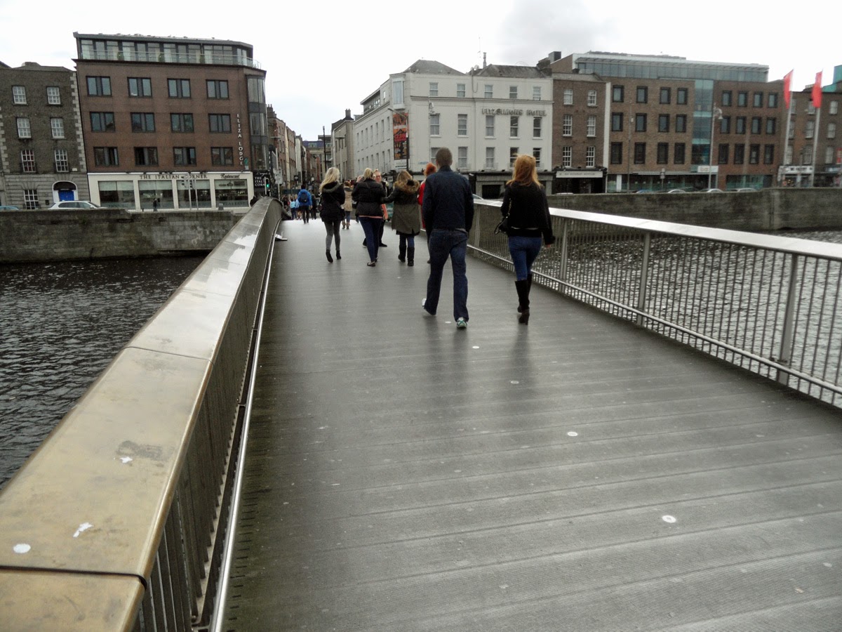 The Happy Pontist: Irish Bridges: 2. Millennium Bridge, Dublin