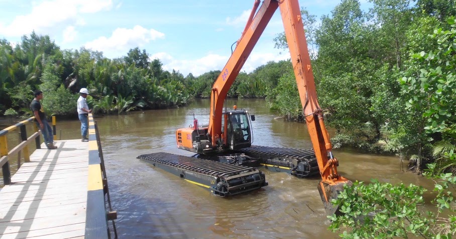 Amphibious Excavator