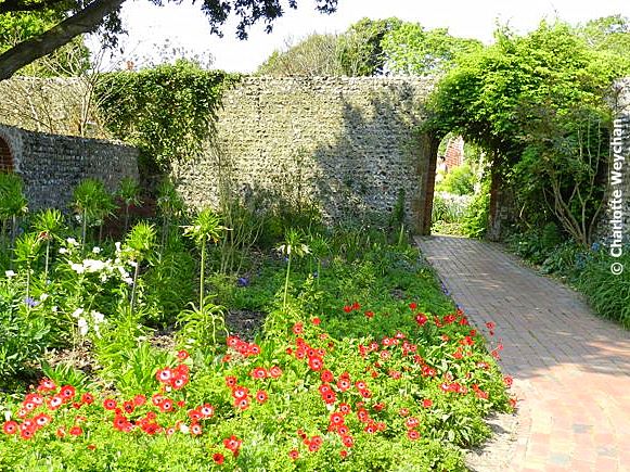 September gardens II - Rudyard Kipling's Sussex