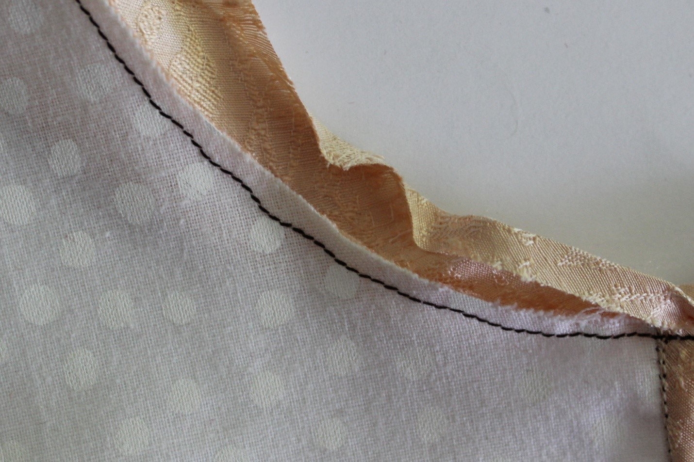 pamela powell : Loops, Spaghetti straps and ties