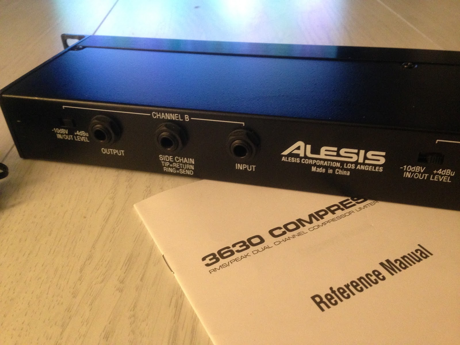 Infrequent Sound [sex.tex] technology: Alesis 3630 Compressor RMS/Peak ...