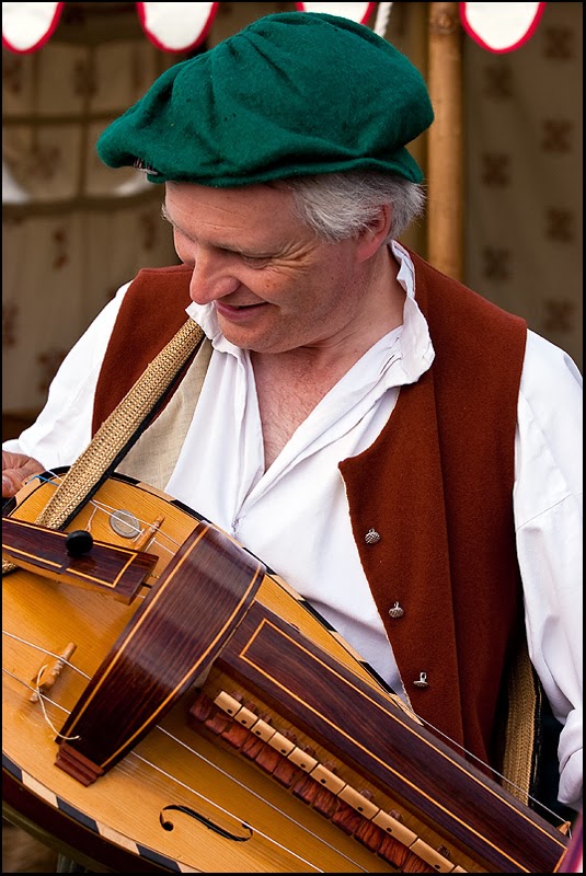 The Beret Project: Hurdy gurdy