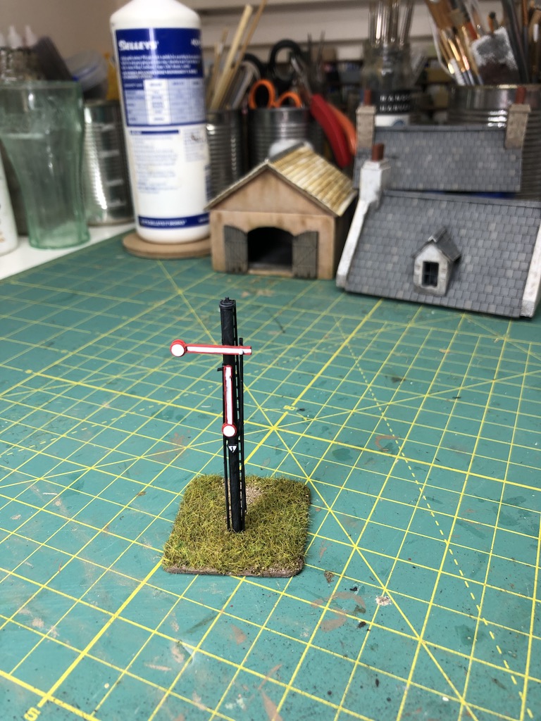 The Tactical Painter: A simple set of railway signals