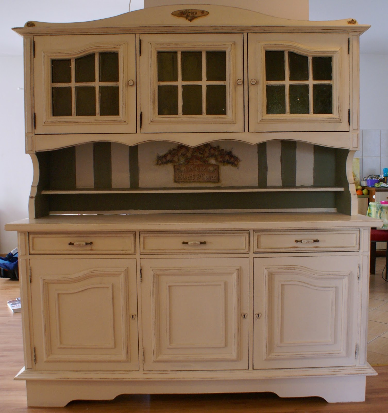 Marta Rossa- hand painting furniture : Kredens malowany farbami Annie ...