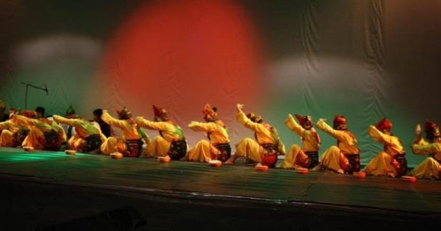 Artikel Lengkap Tari Indang (Dindin Badindin) | Sejarah, Gerakan dan ...