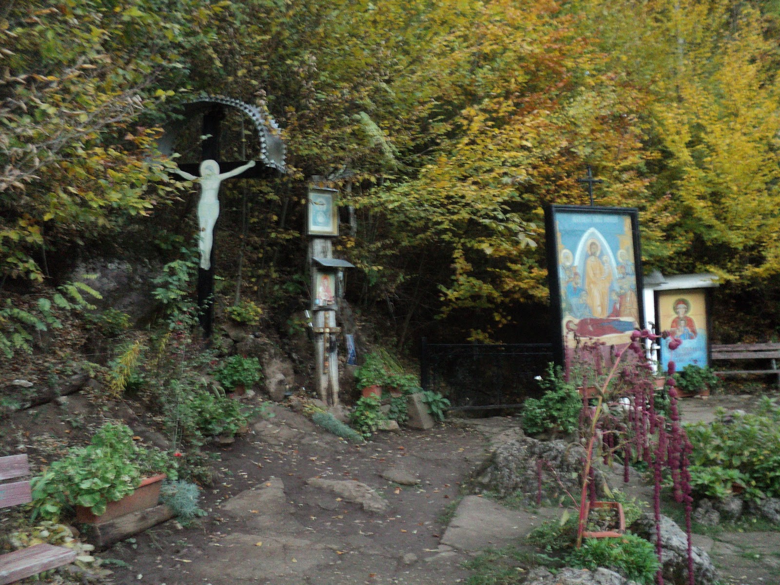 Dar!: Manastirea Izbuc, jud. Bihor...!