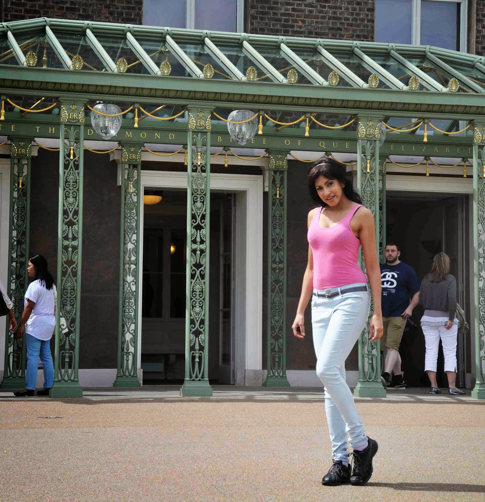 ORIENT PUBLICATION: Grand Masti Miss Srilanka & actress Chandi Perera ...