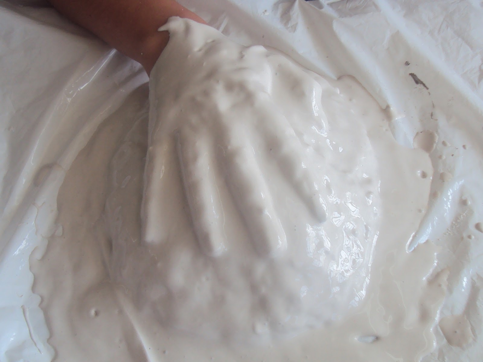 Modelado II: Molde en yeso para una mano.