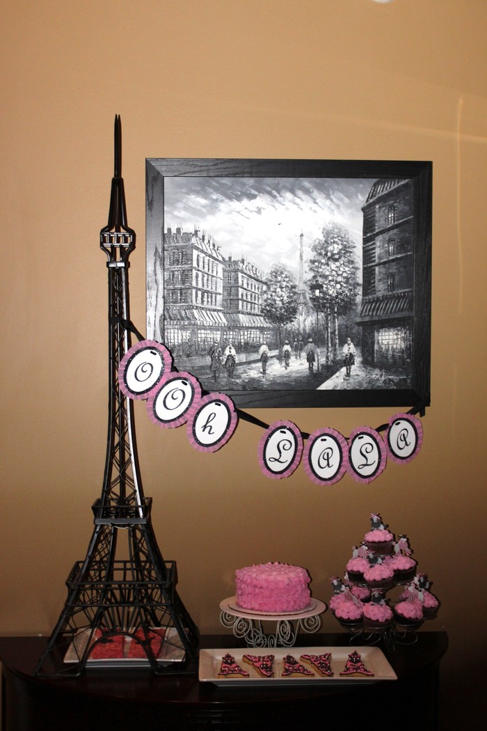 Pâtisserie Paris: Paris Poodle Dessert Table