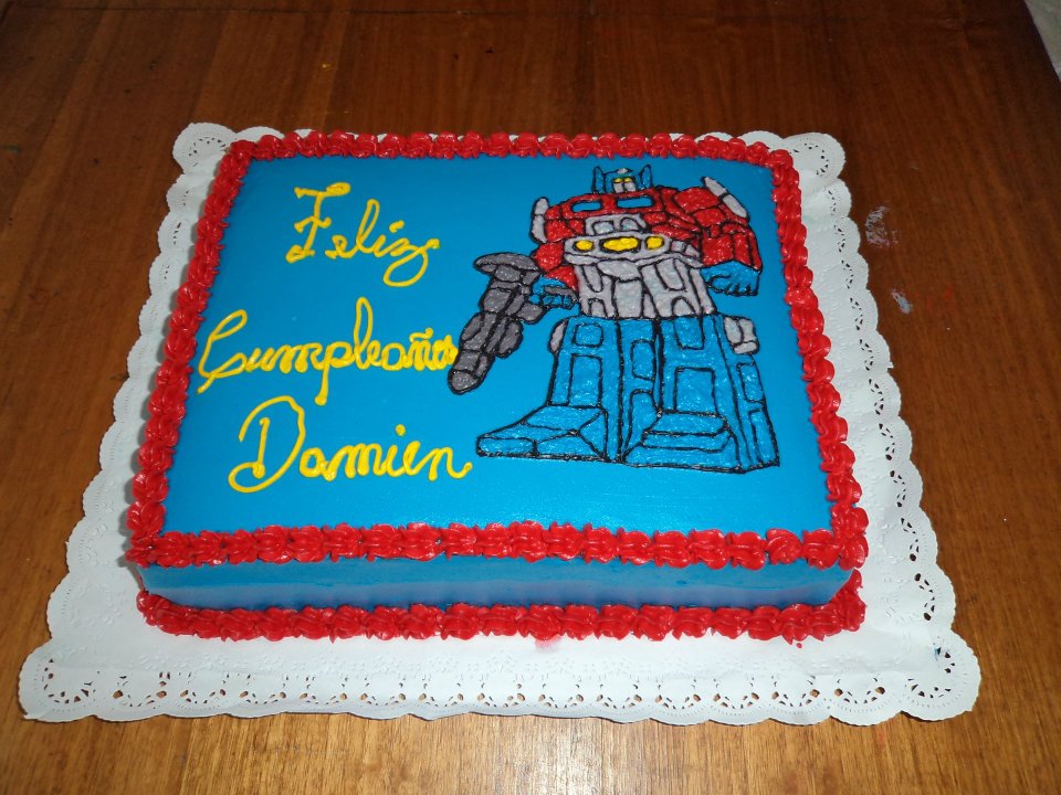 Torta de durazno diseño de "Transformers" ~ Pastelería Yasna