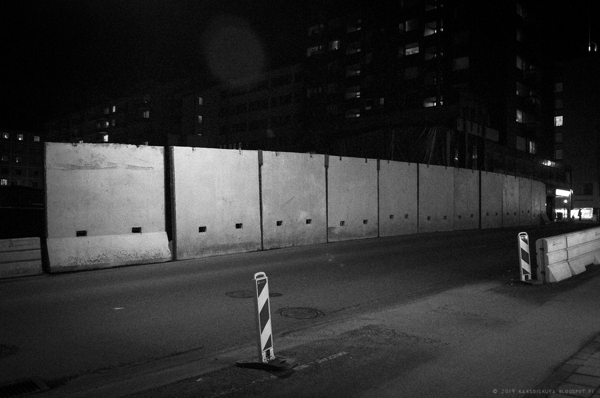 Kaksoiskuva: Diginoir