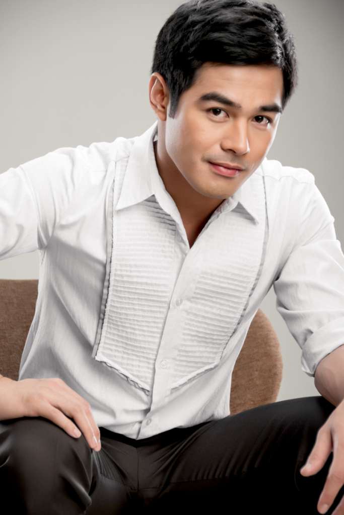Hot Pinoy: Benjamin Alves in White!