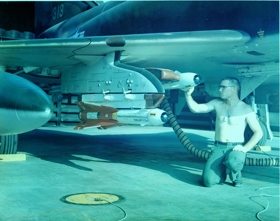 1:32 AIM-4Ds + launch rails for F-4D/E/EJ - LSP Discussion - Large ...