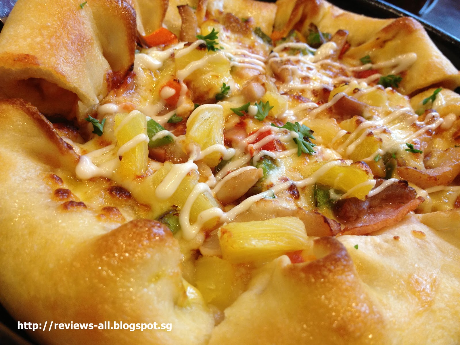 We'll Tell You - A&W Couple's Blog: Pizza Hut Tropical Hawaiian